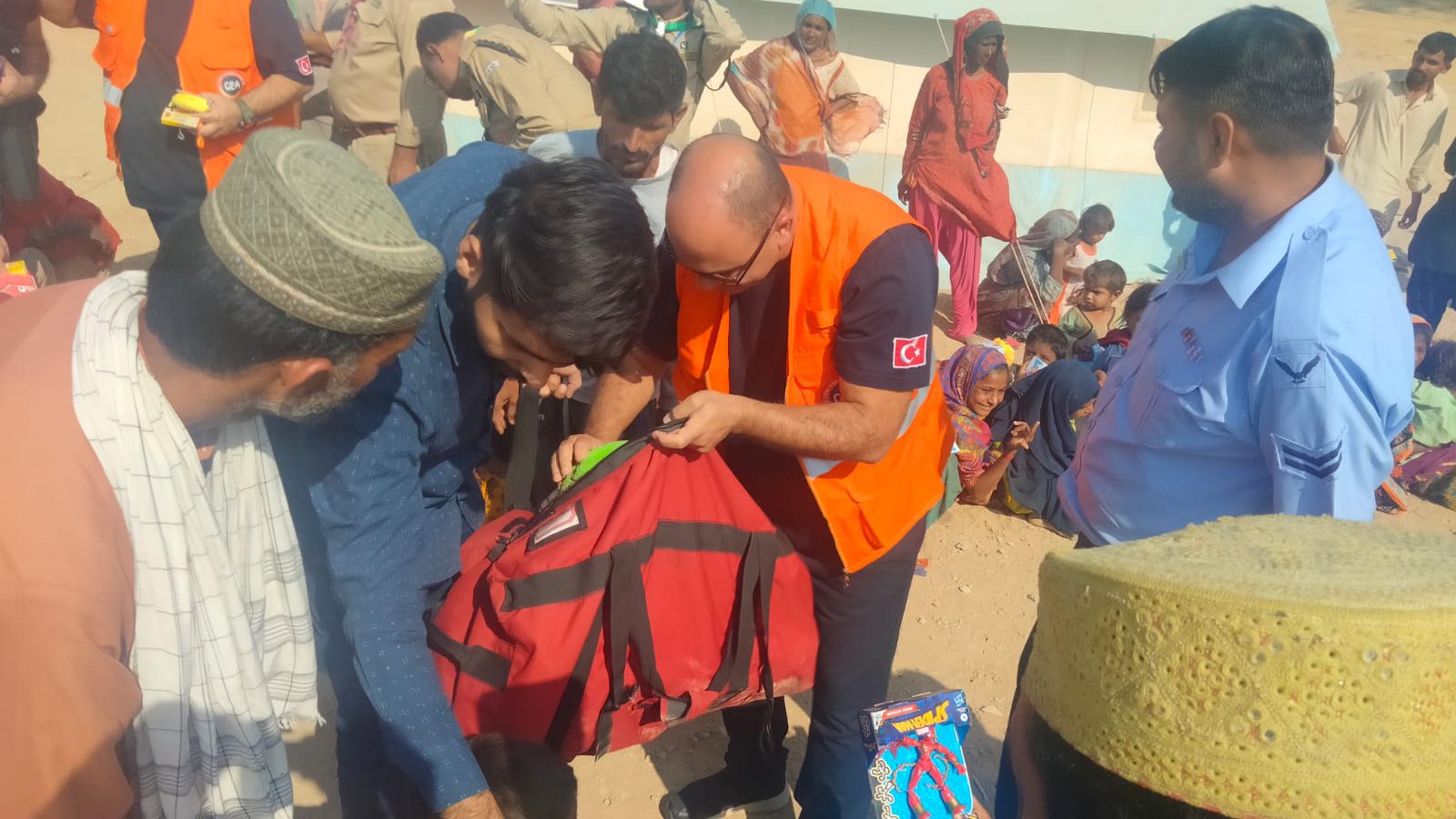 Humanitarian Aid Work After the Pakistan Flood Disaster – GEA Arama ...